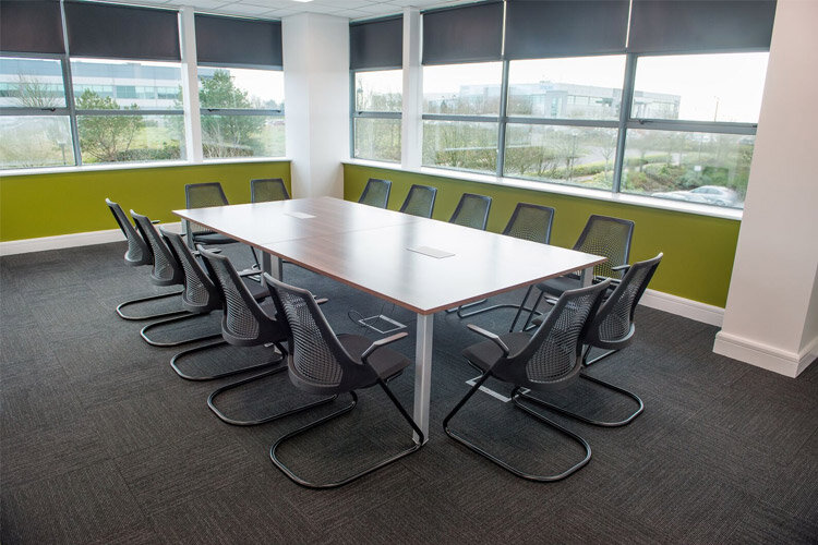 Amazon Project Phase 1 Boardroom & Meeting Room Fitout By Huntoffice ...