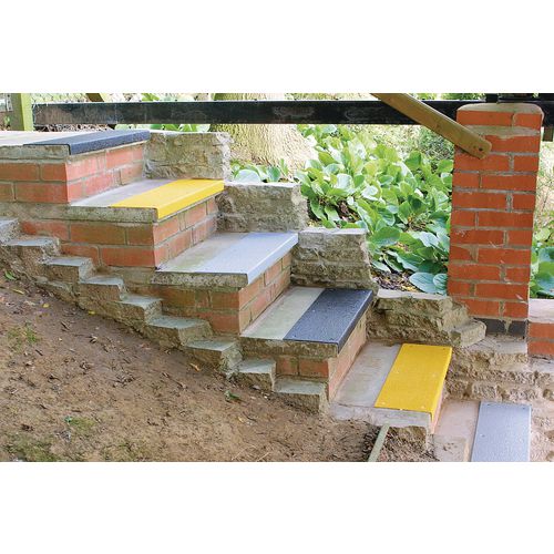 Black S/S Tread With Nosing 900x180 + 20mm - Hunt Office UK